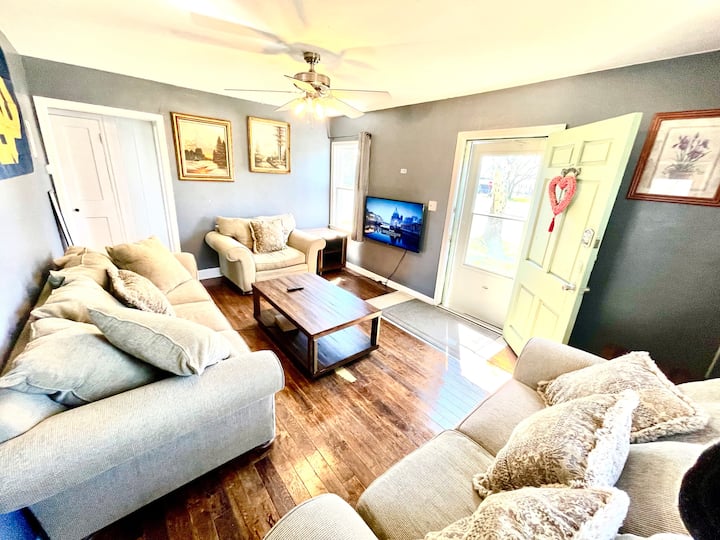 5 Bedroom 2bath, Walk To Notre Dame, Safe Area - South Bend, IN