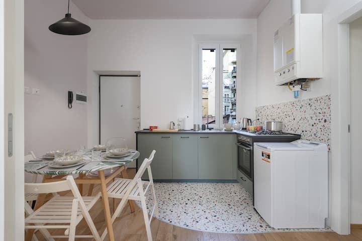 Nolo Flat With 3 Rooms & Liveable Kitchen - Milano
