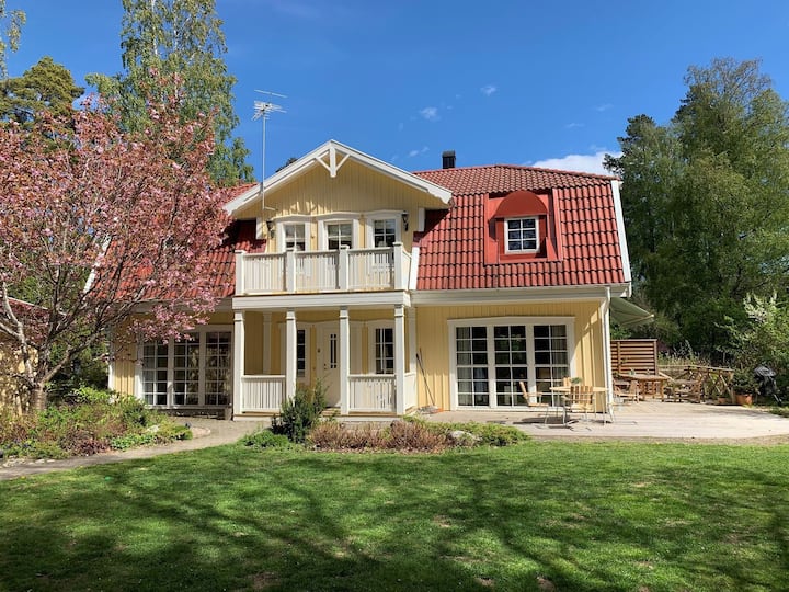 Familjevänlig Villa Nära Stan, Vatten Och Natur - Uppsala