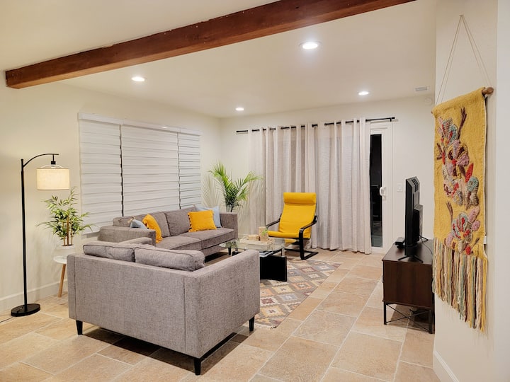 Charming Private Guesthouse With Private Pool - Laguna Hills, CA