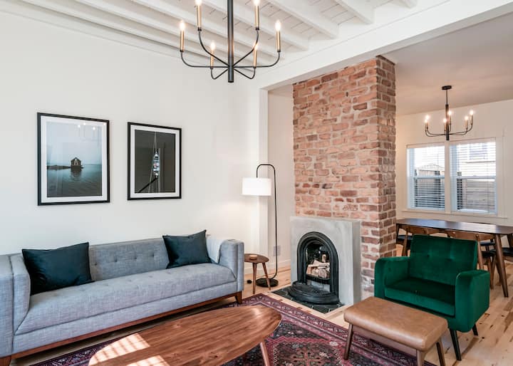 Style & Comfort : Restored Historic Home Downtown - カナダ セント・ジョンズ