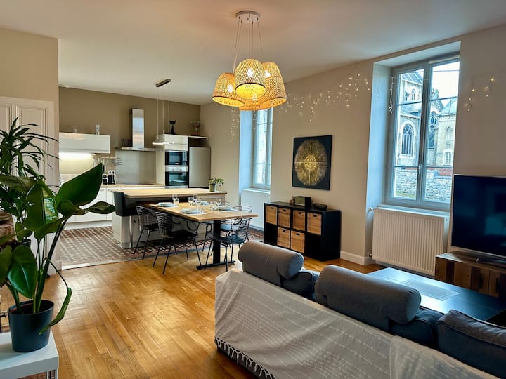 Appartement, Spacieux Et Confortable - Bourg-en-Bresse