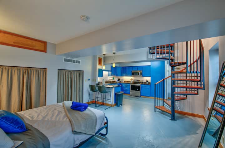 Historical Powerhouse Near Zoo & Downtown! - Omaha, NE