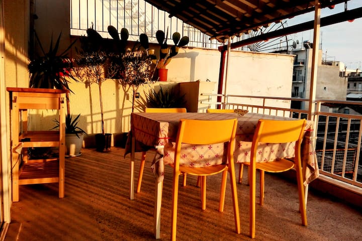 Live Like A Local! 2-rooms Apt In Central Athens - Atenas