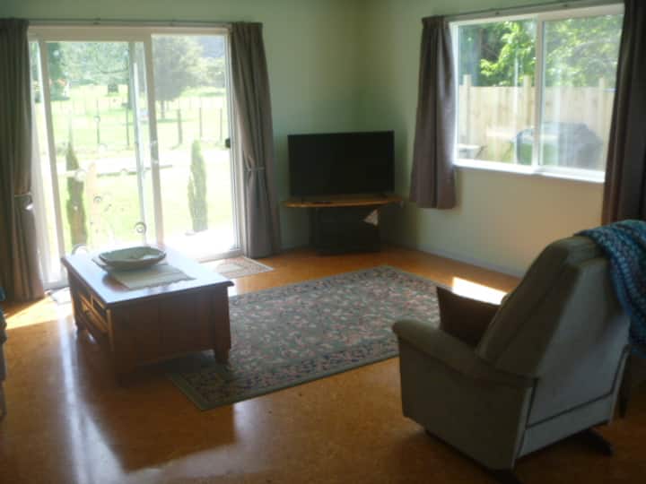 Lowlands Holiday Home - Waihi