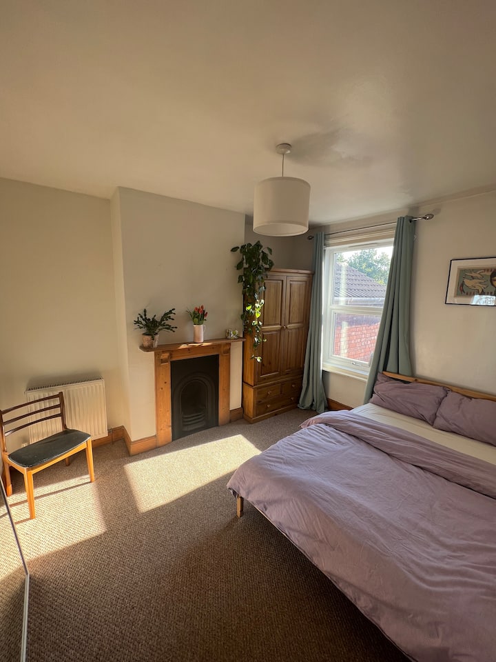 Bright Double Room Close To Town - Exeter