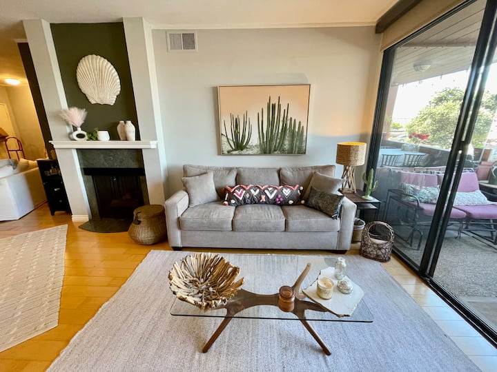 Beachfront Heart Of Ventura! - Ventura, CA