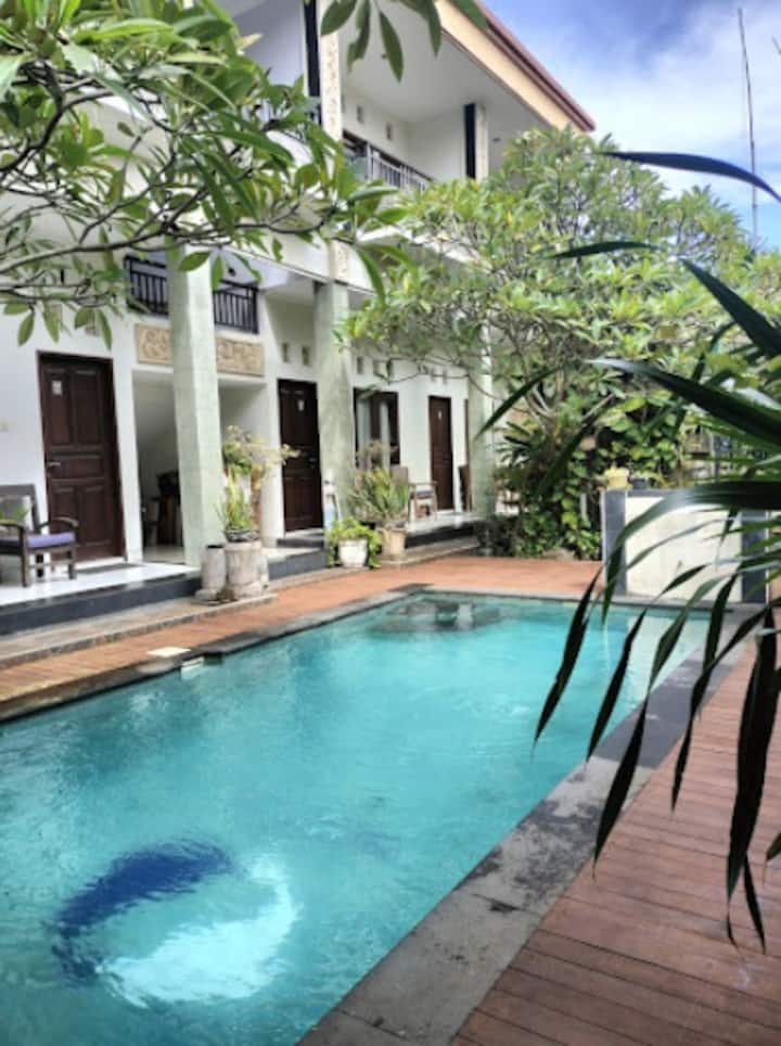 Cozy 8 Br Budget For Group Near Legian Beach - Seminyak