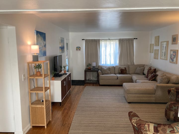 Laundry Included - Spacious Boho Chic 2 Br - Cincinnati