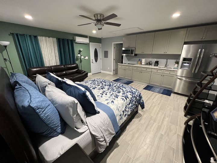 Reyking Modern Private Apartment - Tampa, FL