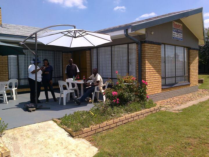 Thamaletta Bed & Breakfast - Randfontein