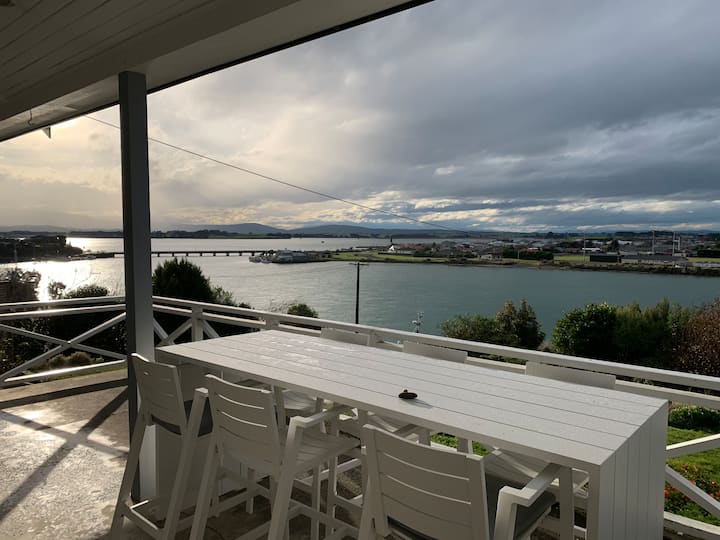 Amazing Modern Villa Great Views - Riverton / Aparima