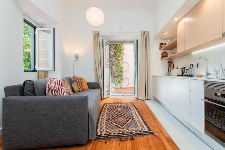 Cosy 2 Bed Flat With Terrace Near Av Liberdade - Lisboa