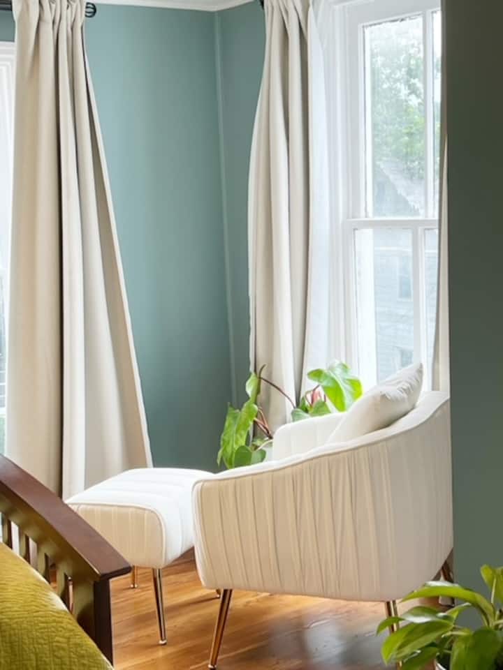 A Suite N A Bedroom In Business District Occoquan - Woodbridge, VA