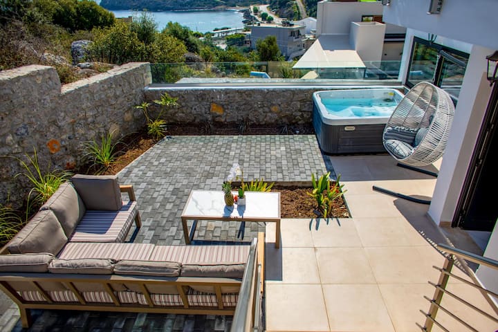 Premium 1bedroom Suite Seaview &Outdoor Jetted Tub - Agios Nikolaos