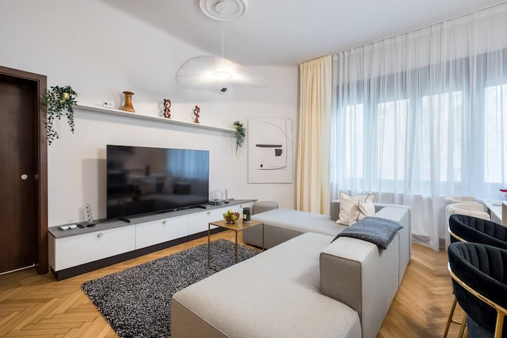 Stylish & Charming Apartment | City Center - Bucharest
