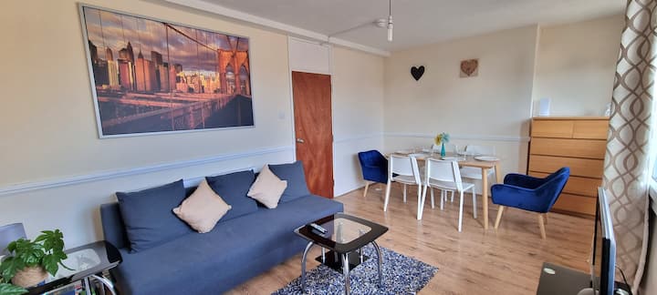 Large Duplex In Bermondsey - London