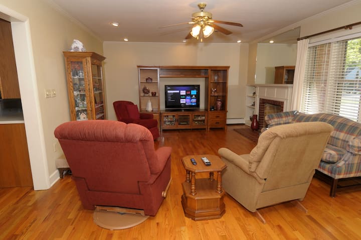 Spacious Downtown Home - Union City, TN