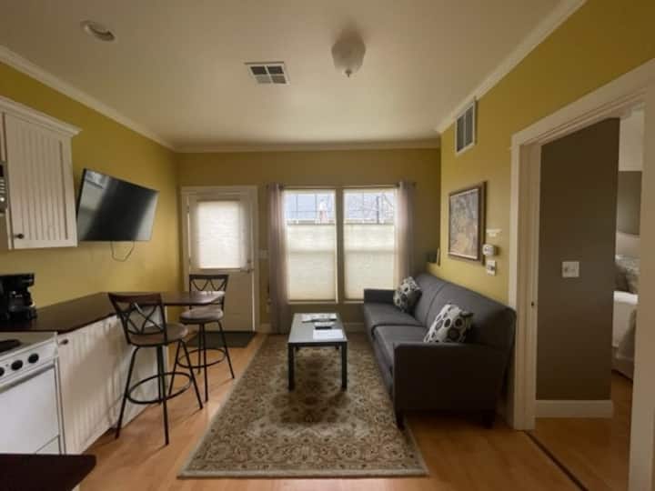 Juliet Cottage - 2 Bedroom - Ashland, OR