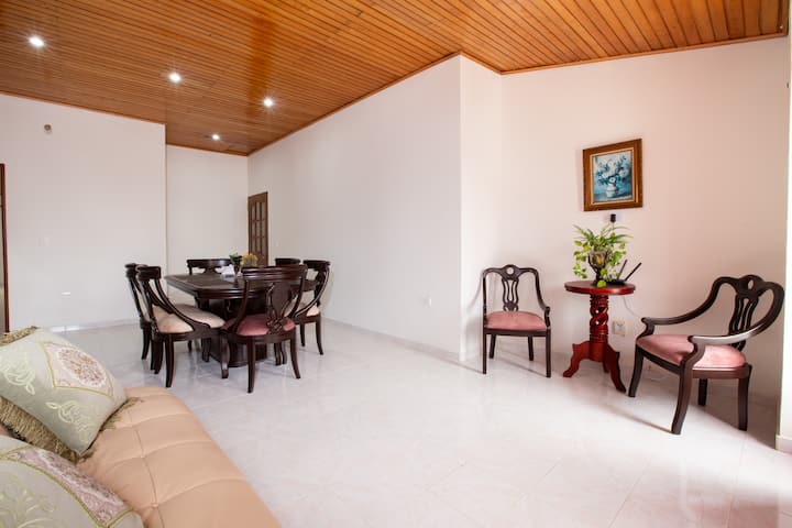 Amplio Apartamento 4 Habita Cerca Aeropuerto/playa - Cartagena