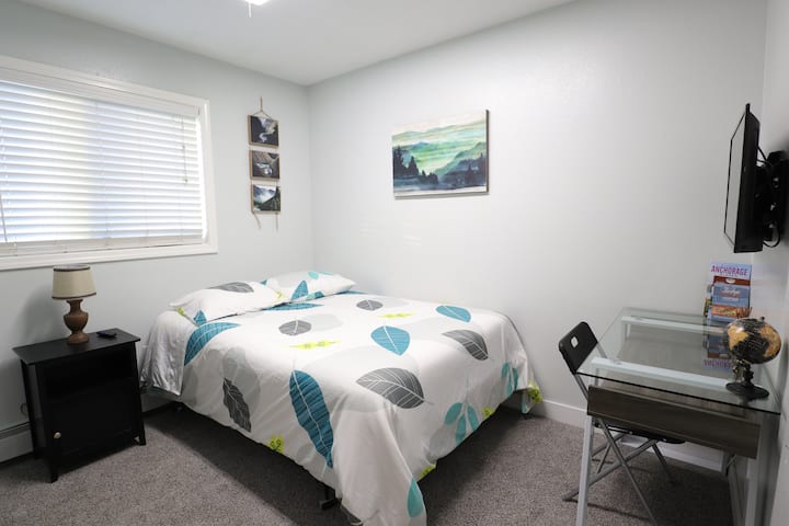 Private Room In Hostel With View/parking/gym 310 - Alaska