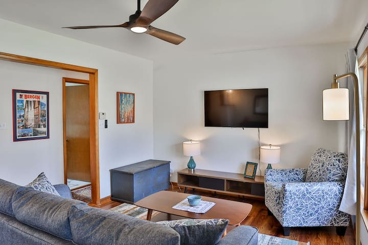 North Star- Newly Renovated Home - Decorah, IA