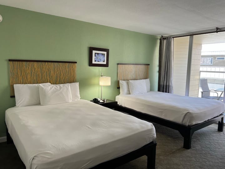 Tropical Summer Stay - Walk To Waikiki Beach - Honolulu, HI