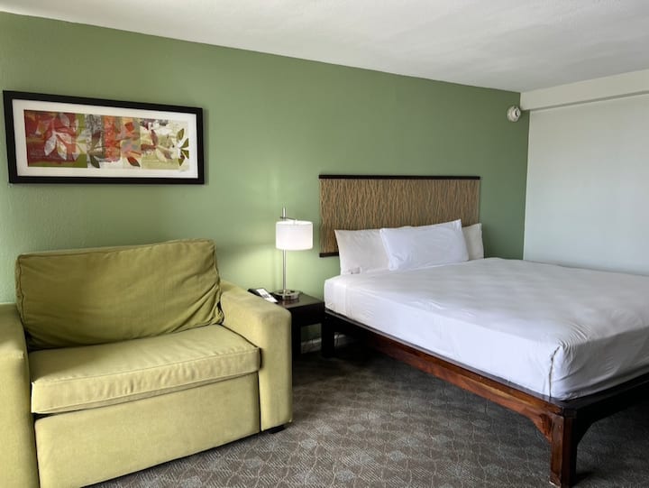 Waikiki Vibes - 2 Suites, Step To Everything - O‘ahu, HI