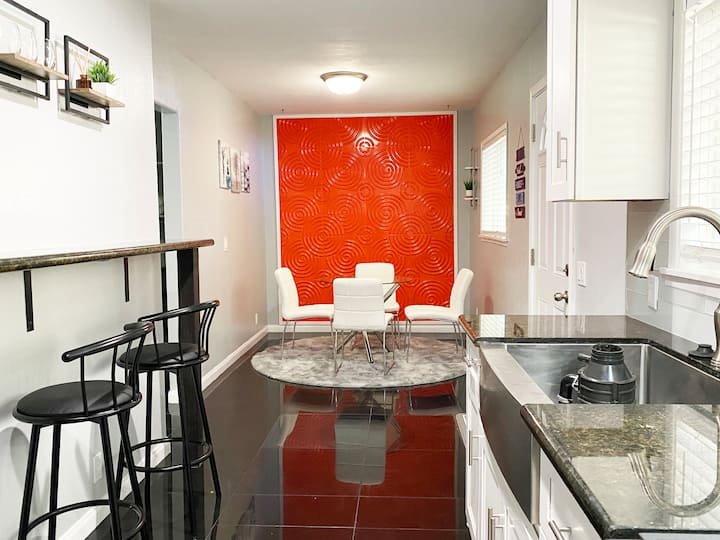 Elegant 1br Victorian In Oakland - Alameda, CA