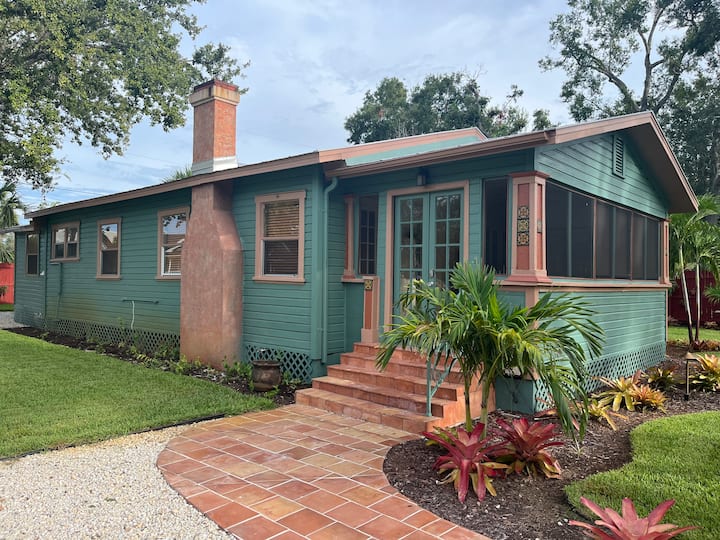 Altamont Park-pretty Bungalow-large Screened Porch - Fort Myers, FL