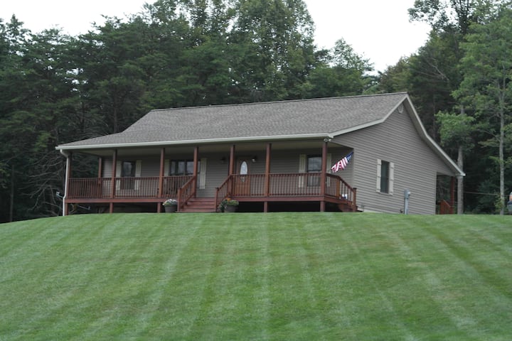Secluded Home On 40 Wooded Acres - Hocking Hills State Park, OH
