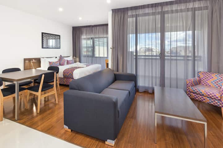 Executive Studio Apartment - Dandenong