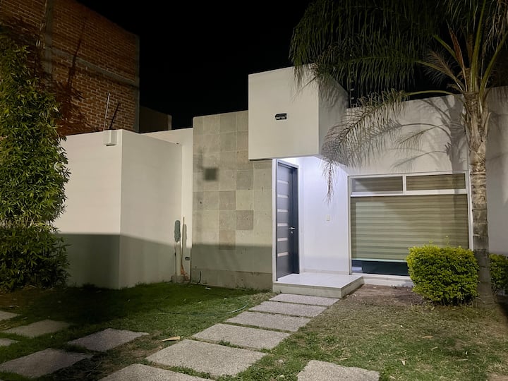 Residencia En Aguascalientes - Aguascalientes