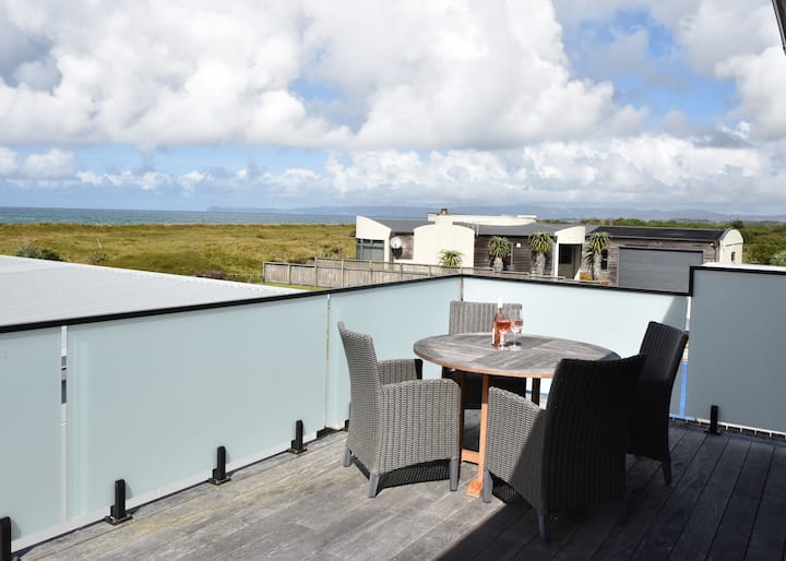 Ruakaka Beach Home With Lift - Ruakākā