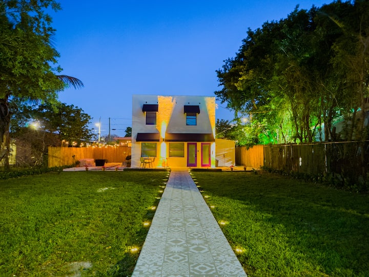 Guest-favorite Loft • Garden Patio • Gated Parking - Miami