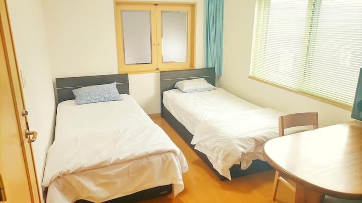 〈Room 1 Western-style Twin 〉550m From The Subway - Sapporo