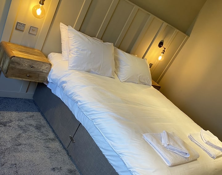 Beautiful King Size Room - Sherwood Forest