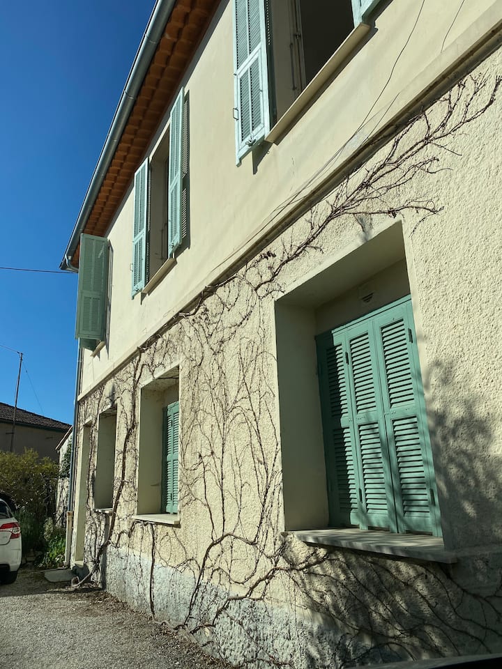 Très Jolie 3 Pieces Vence - Vence
