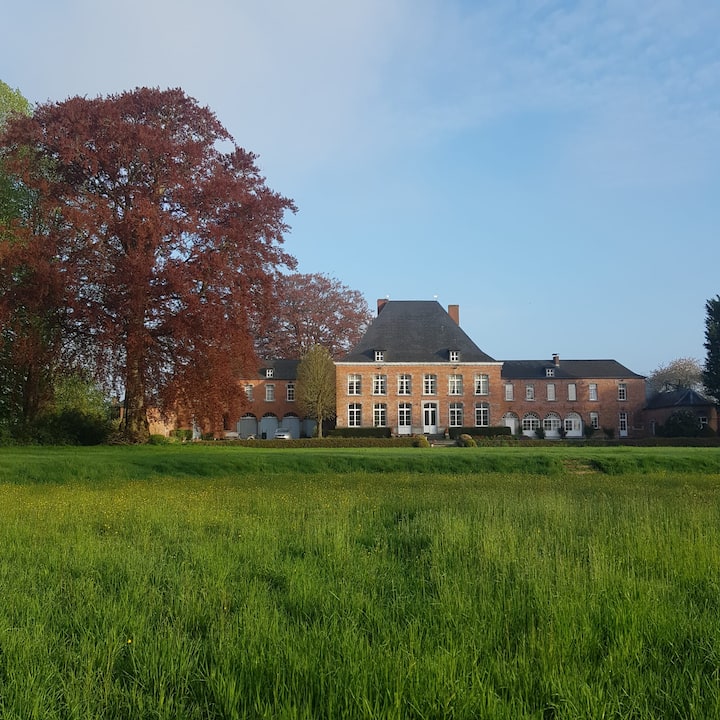 Chambre De La Comtesse Au Domaine Des Deux Hêtres - Dour
