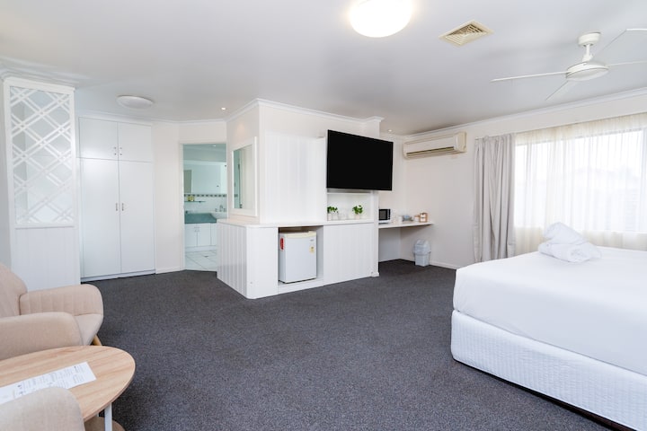 Deluxe Spa - Mackay