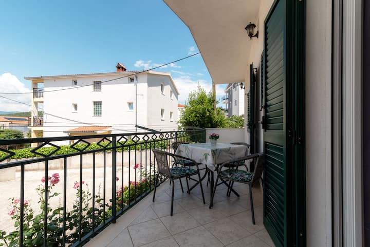 Ignacija 3 - Apartment 4+1, 150 M From The Beach - Okrug Gornji