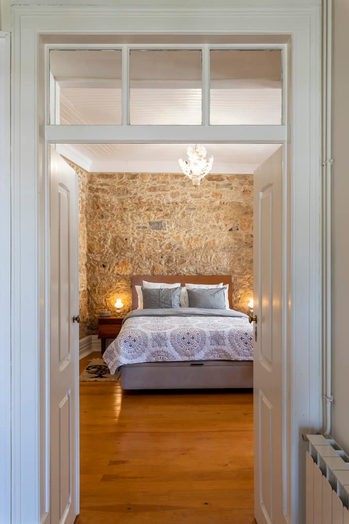 Rustic Portuguese Vacation Home-casa Largo Da Pena - Tomar