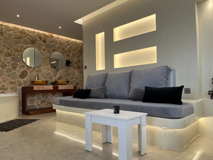 2. Luxury Jacuzzi White Suite By The Sea! - Rhodes