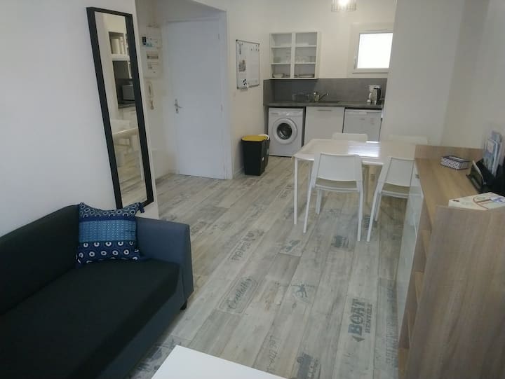 1er éTage Hypercentre 2 éToiles - Rochefort, France