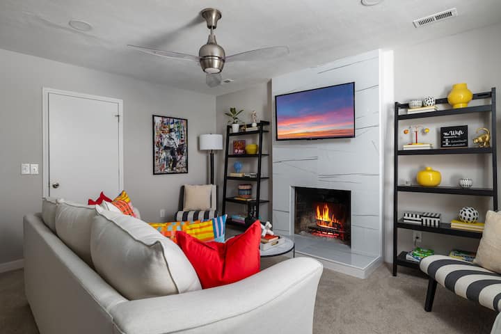 Bright, Colorful Home Near Market & Hpu - Greensboro, NC