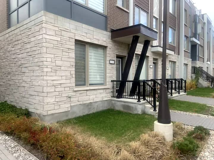 Luxury Townhome- Rooftop Terrace - Ottawa