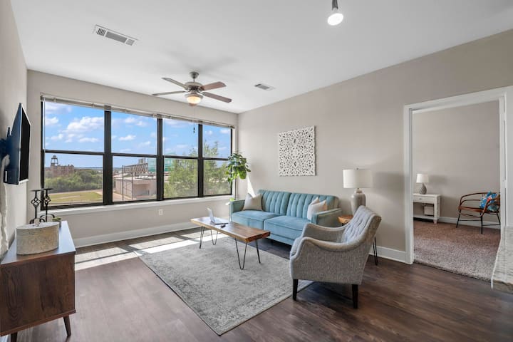 Unique, Roomy Haven - Walk Downtown! - Meadowbrook - Fort Worth