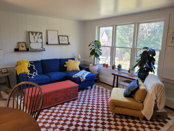 Peaceful Cape Hideaway - Falmouth, MA