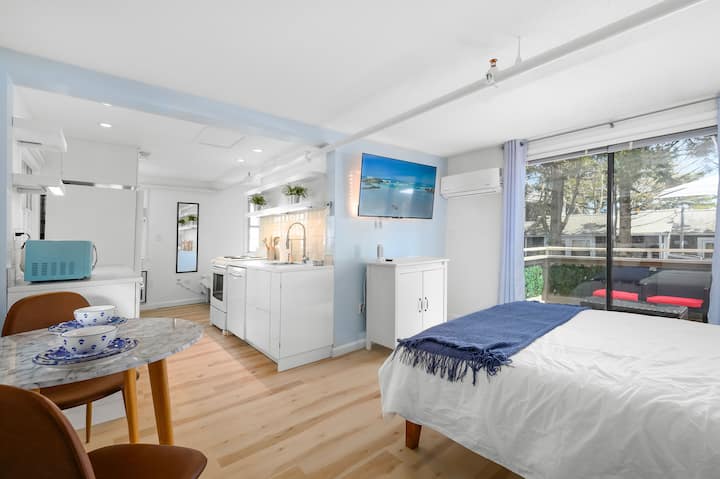 Oct + Nov Discount | Central | Private Balcony - Mayflower Beach, MA