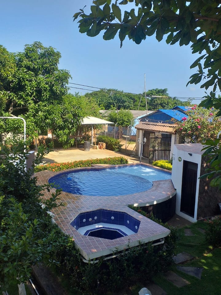 Cabaña Privada Con Piscina Y Jacuzzi - Covenas